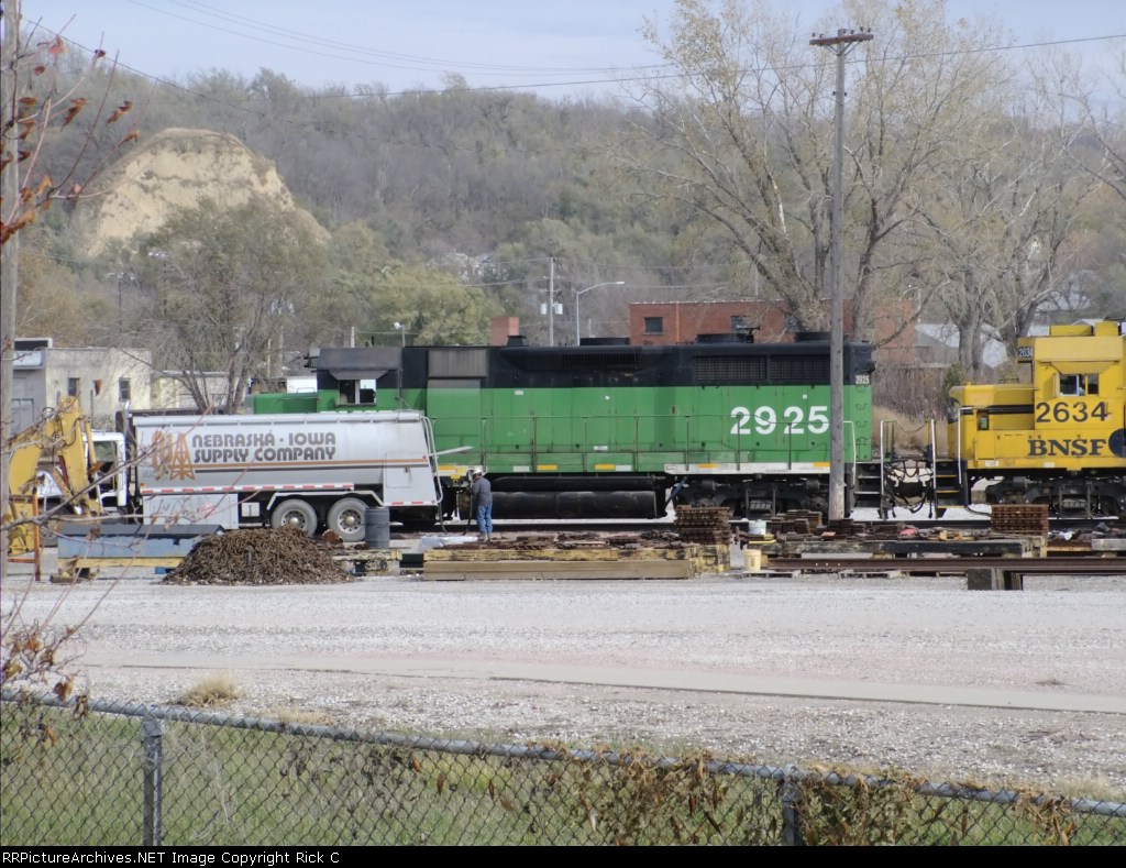BNSF 2925 Taking A Drink